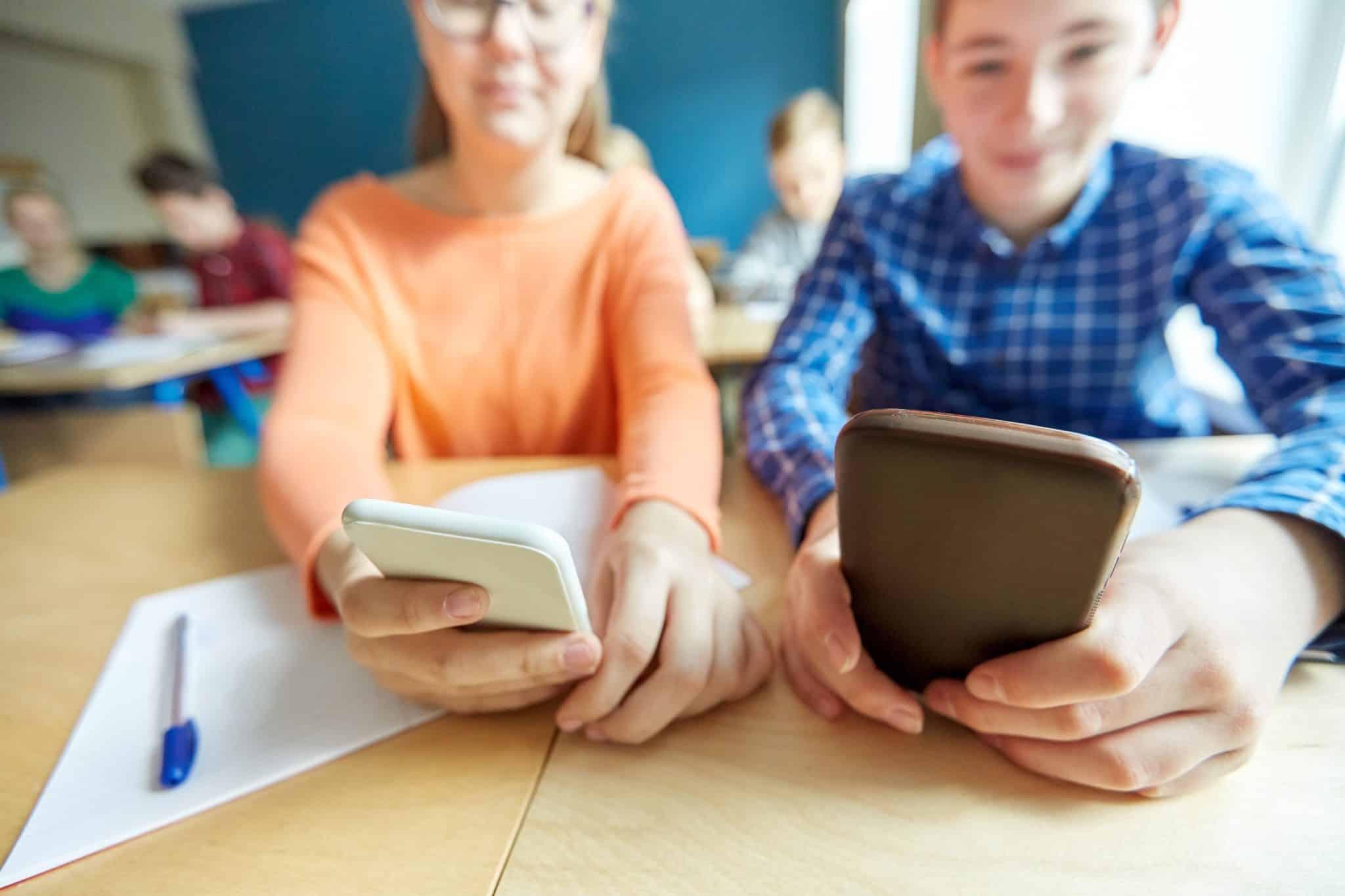 Thuis of in de kluis: een smartphonevrij schoolbeleid? - Onderwijs van ...